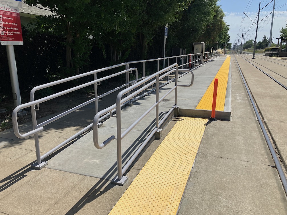 SacRT light rail platform flaws – Sacramento Transit Advocates and ...